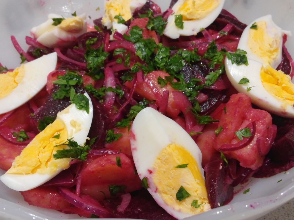 Salade betterave pommes de terre : Recette de Salade betterave pommes ...