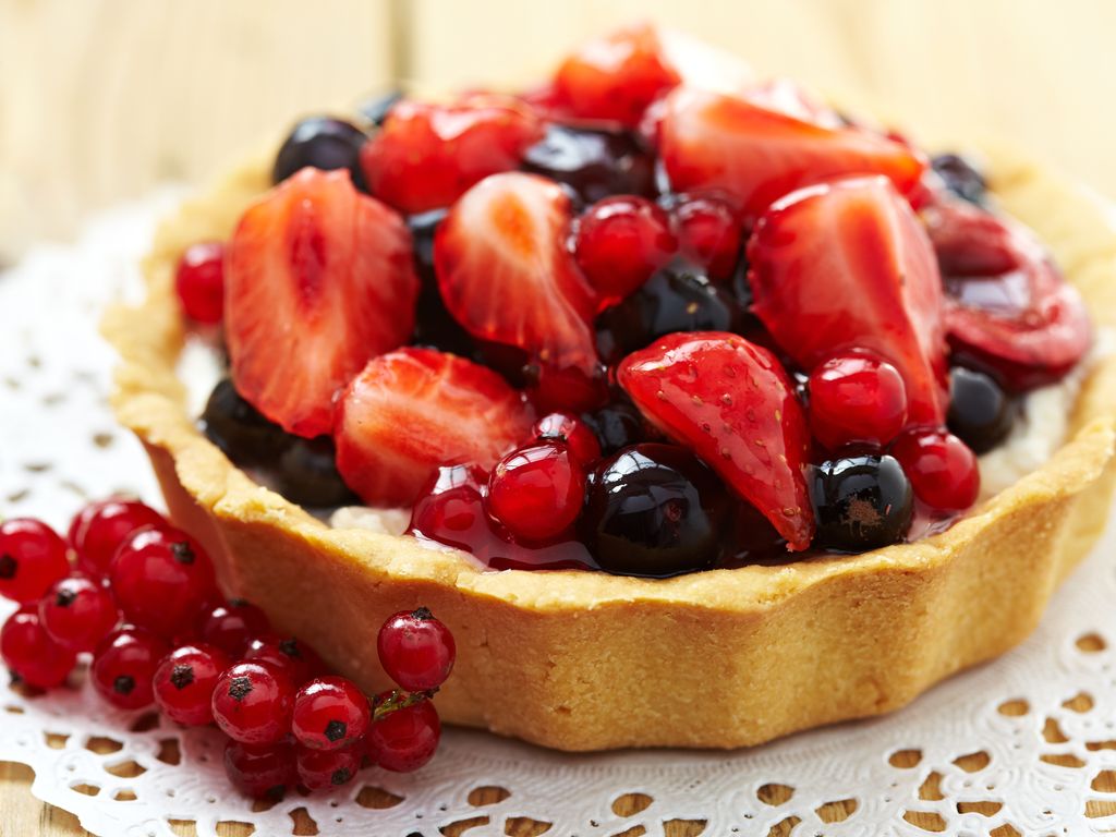 Tarte crème pâtissière et fruits rouges : Recette de Tarte crème ...