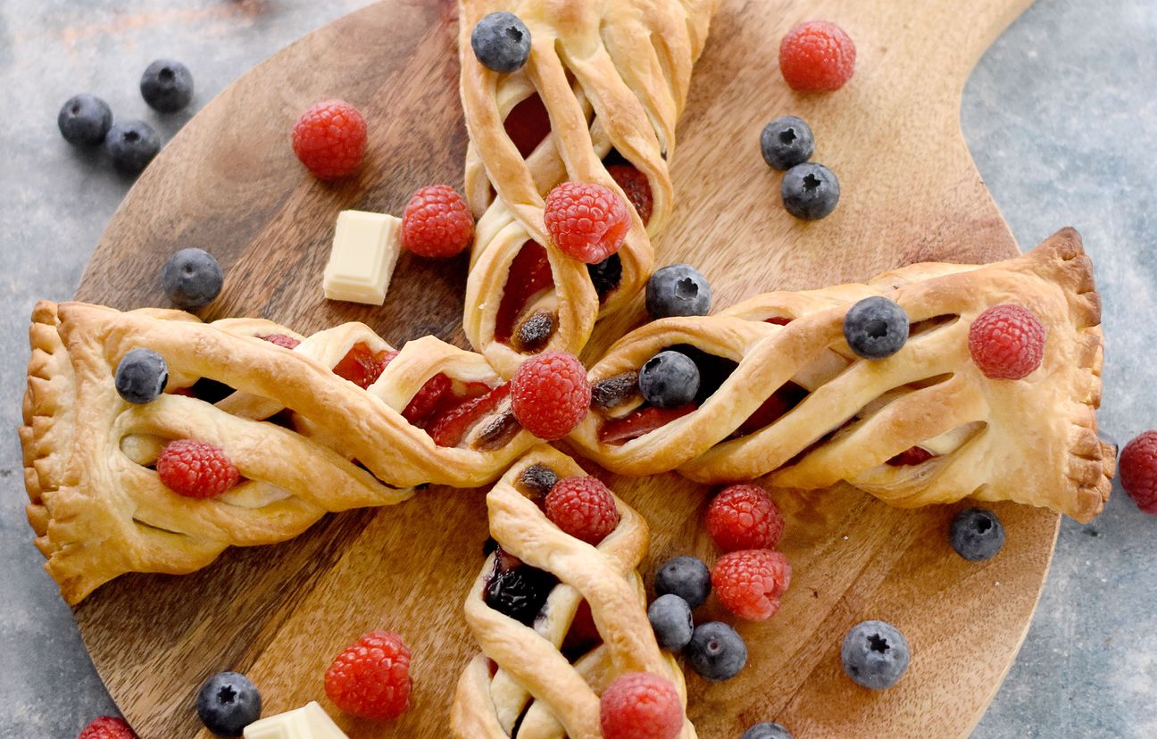 Cornets feuilletés fruits rouges chocolat blanc : Recette de Cornets ...