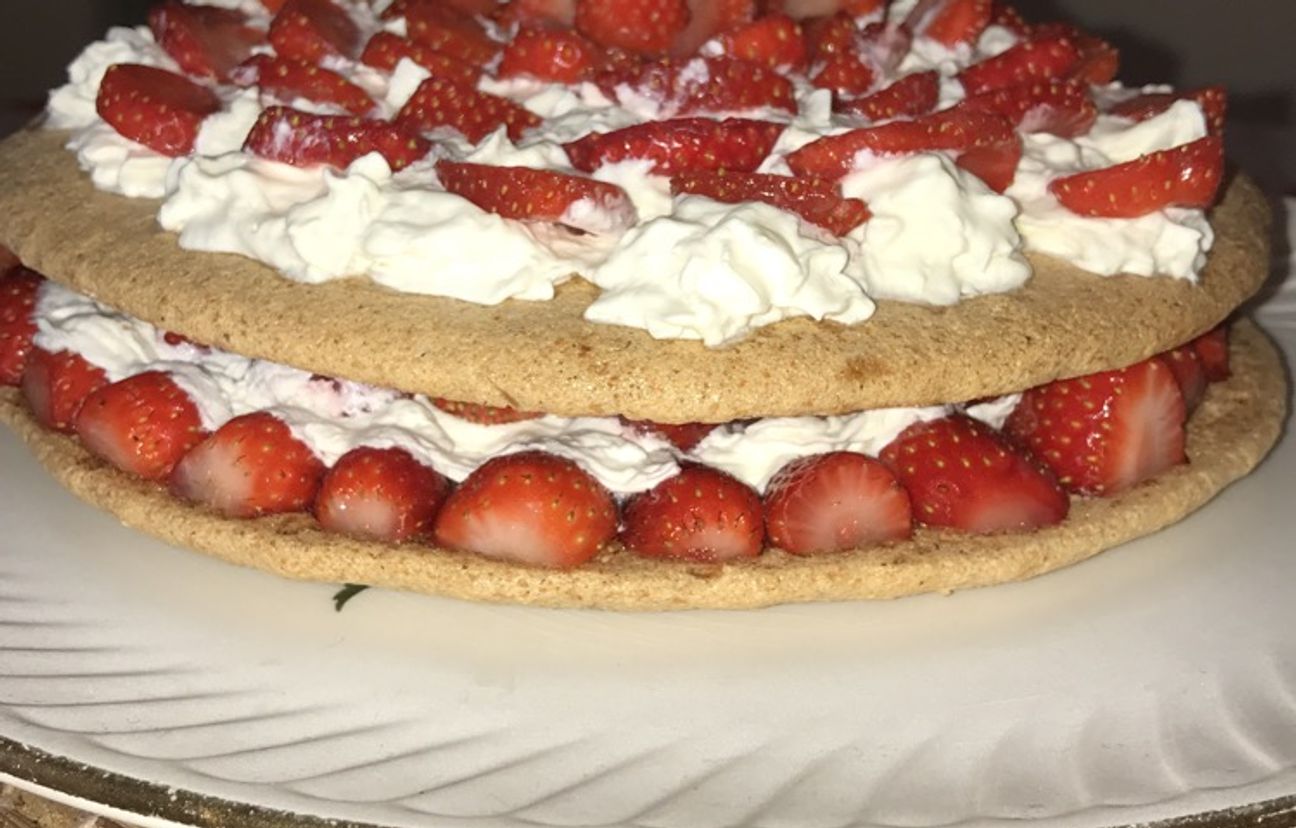 Dacquoise à la fraise : Recette de Dacquoise à la fraise - Marmiton