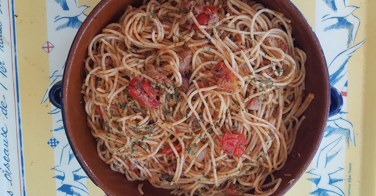 Spaghetti au thon à la provençale : recette de Spaghetti au thon à la ...