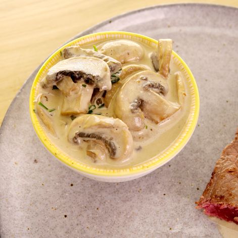 Sauce aux champignons pour steaks : Recette de Sauce aux champignons ...