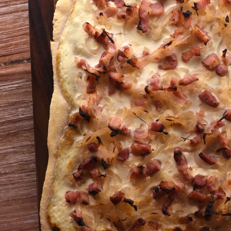 Flammekueche alsacienne : Recette de Flammekueche alsacienne - Marmiton