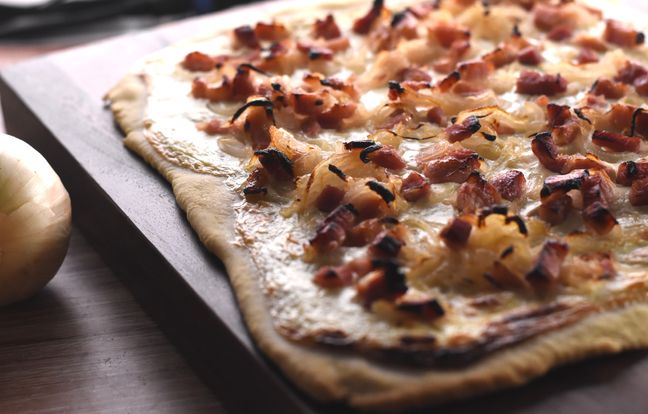 Flammekueche alsacienne : Recette de Flammekueche alsacienne - Marmiton
