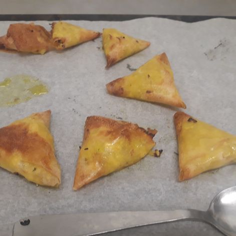 Samoussas au poulet au curry : Recette de Samoussas au poulet au curry ...