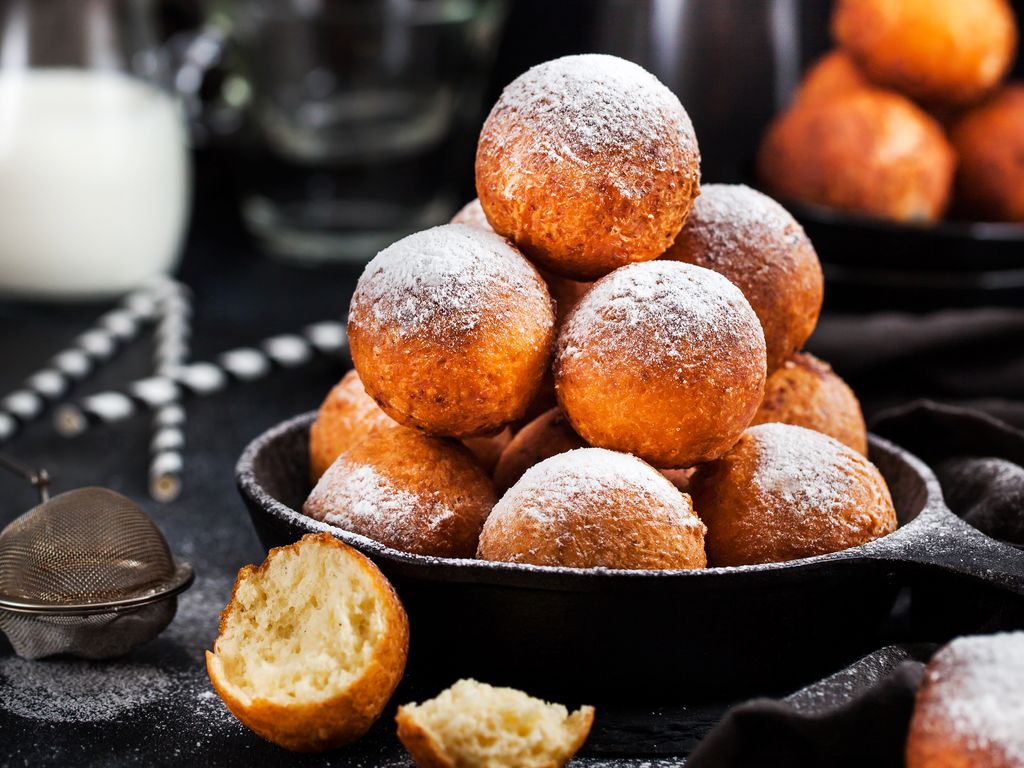Beignets de fromage blanc (ou sirniki) : Recette de Beignets de fromage ...