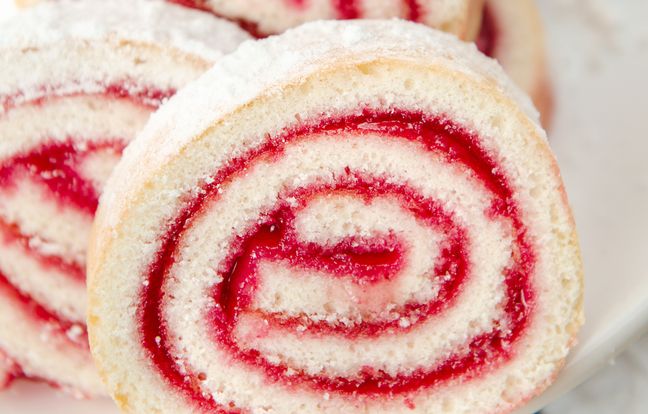 Biscuit roulé à la confiture de ma grand mère : Recette de Biscuit ...