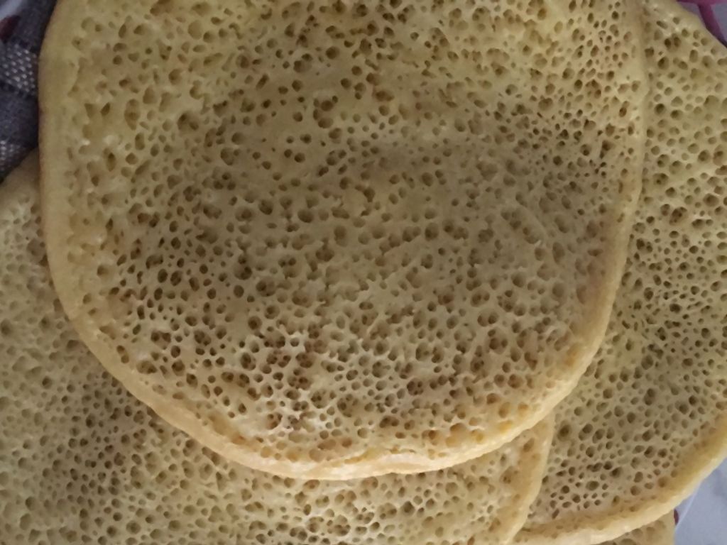 Crêpes à milles trous (Baghrirs) : Recette de Crêpes à milles trous ...