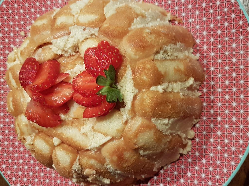 Charlotte aux amandes et coulis de fraises : Recette de Charlotte aux ...