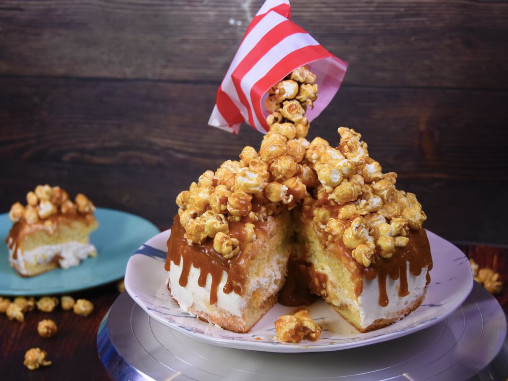 Gravity cake pop-corn et caramel : Recette de Gravity cake pop-corn et ...