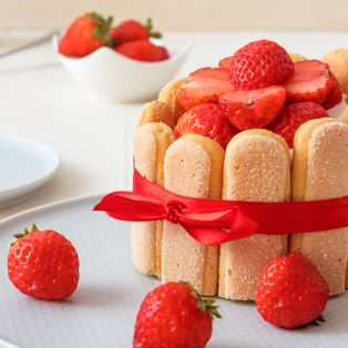 "The" charlotte aux fraises : Recette de "The" charlotte aux fraises ...