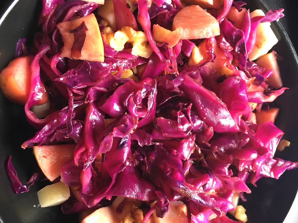 Chou rouge cuit aux pommes : Recette de Chou rouge cuit aux pommes