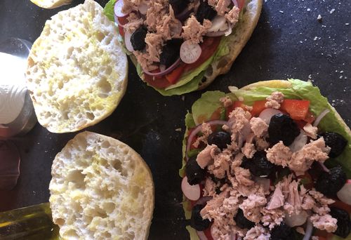 Pain bagnat niçois : Recette de Pain bagnat niçois - Marmiton
