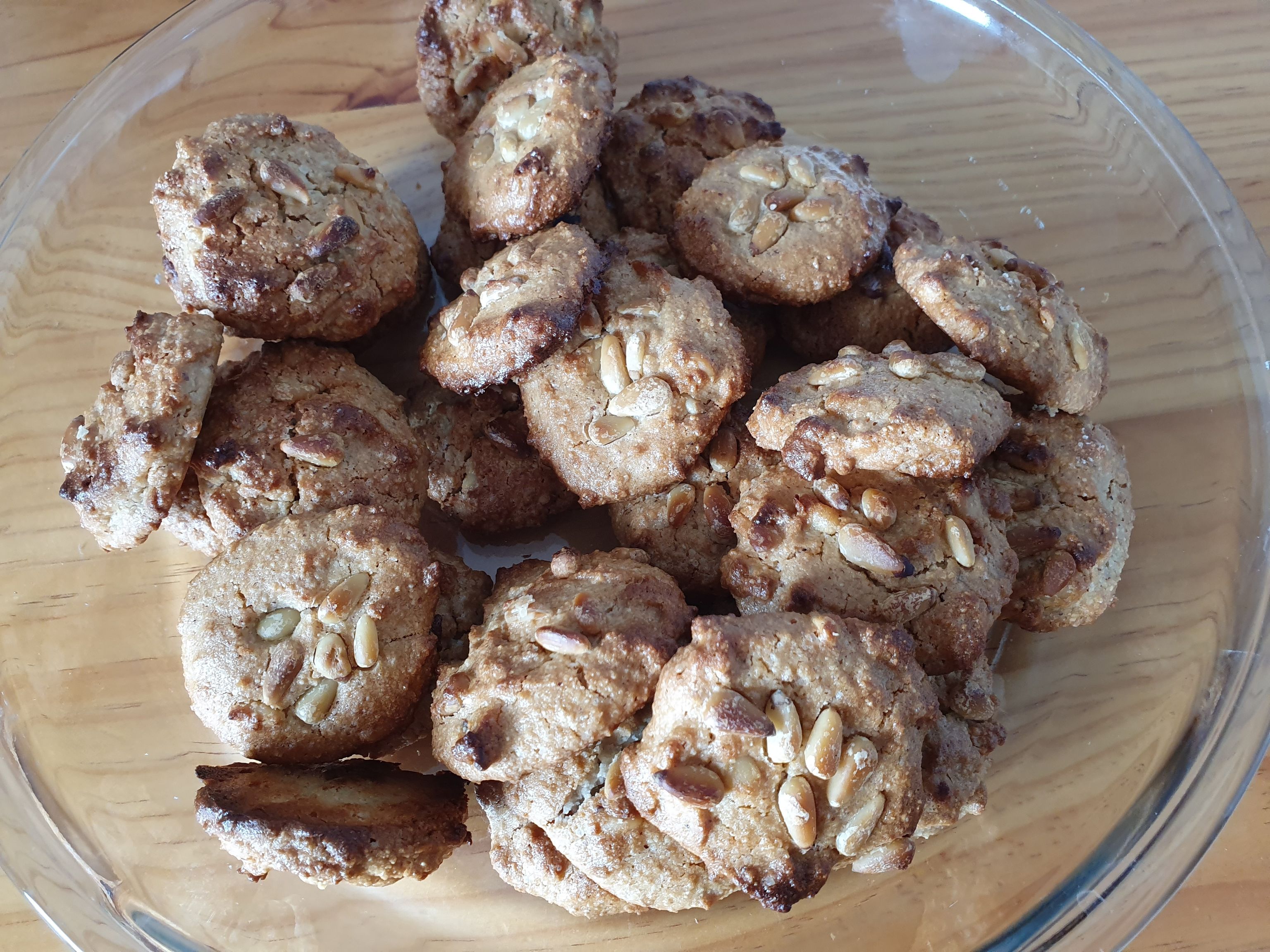 Biscuits amandes et pignons : Recette de Biscuits amandes et pignons ...
