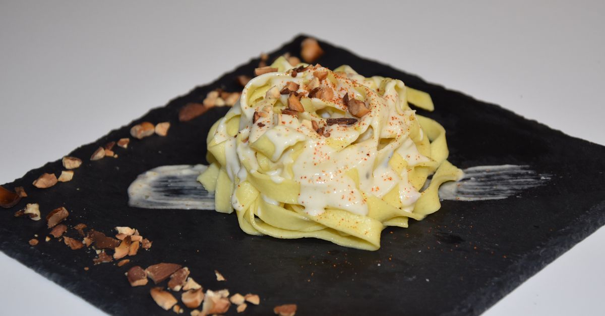 Pâtes aux quatre fromages aux amandes croquantes : recette de Pâtes aux ...