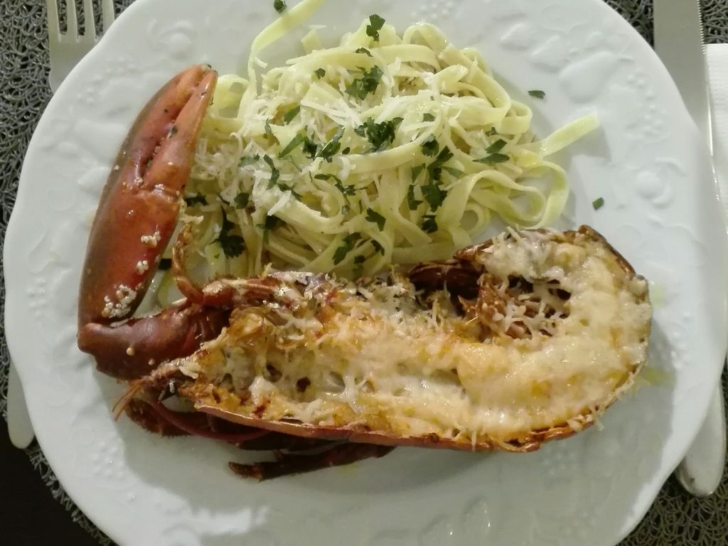 Homards rôtis au parmesan : Recette de Homards rôtis au parmesan - Marmiton