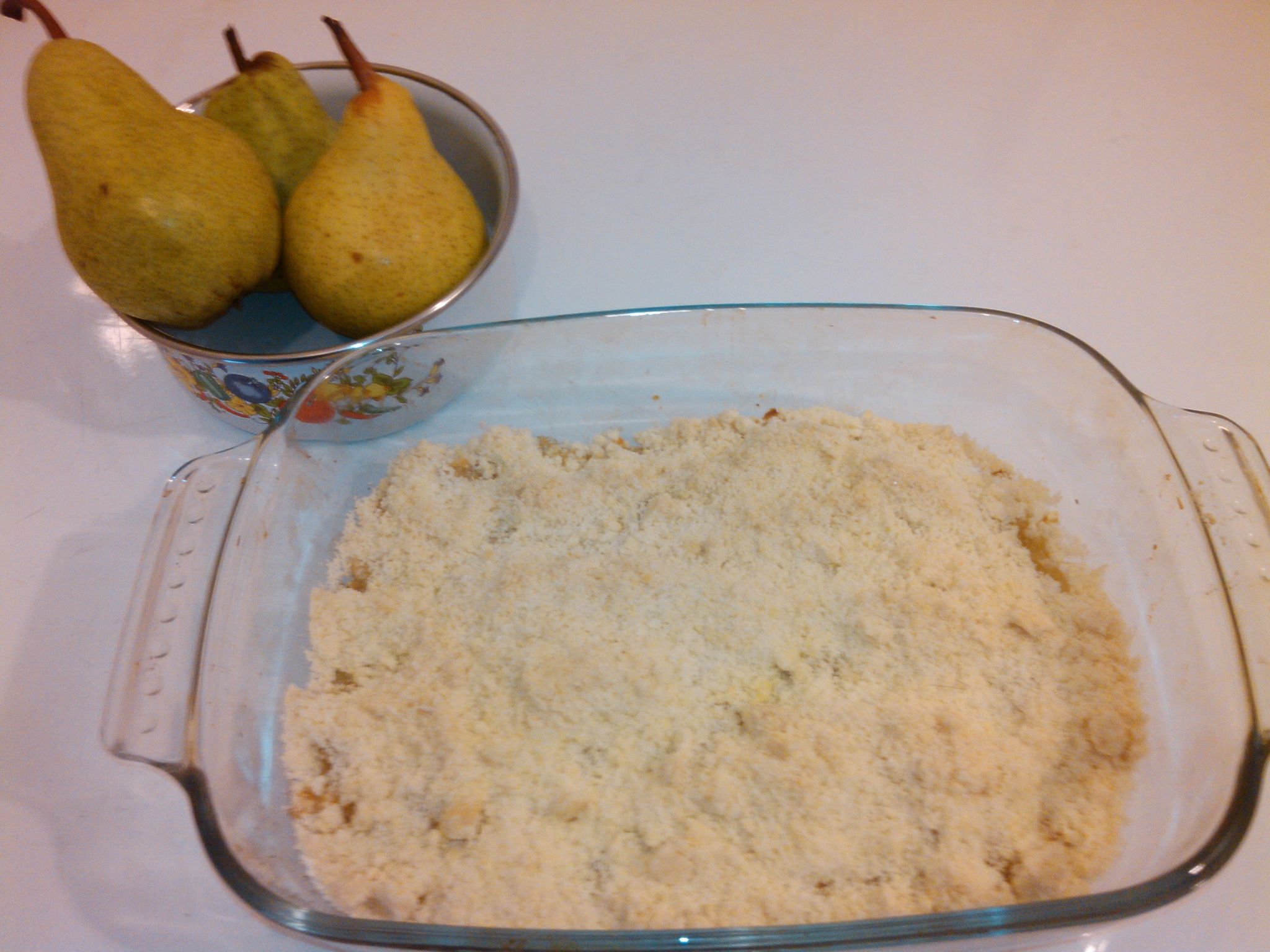 Crumble aux poires : Recette de Crumble aux poires - Marmiton