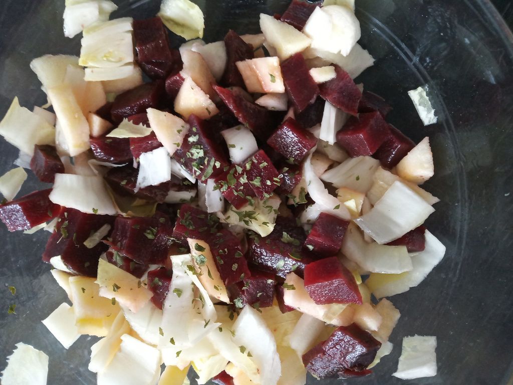 Salade de betteraves rouges, pommes et endives : Recette de Salade de ...
