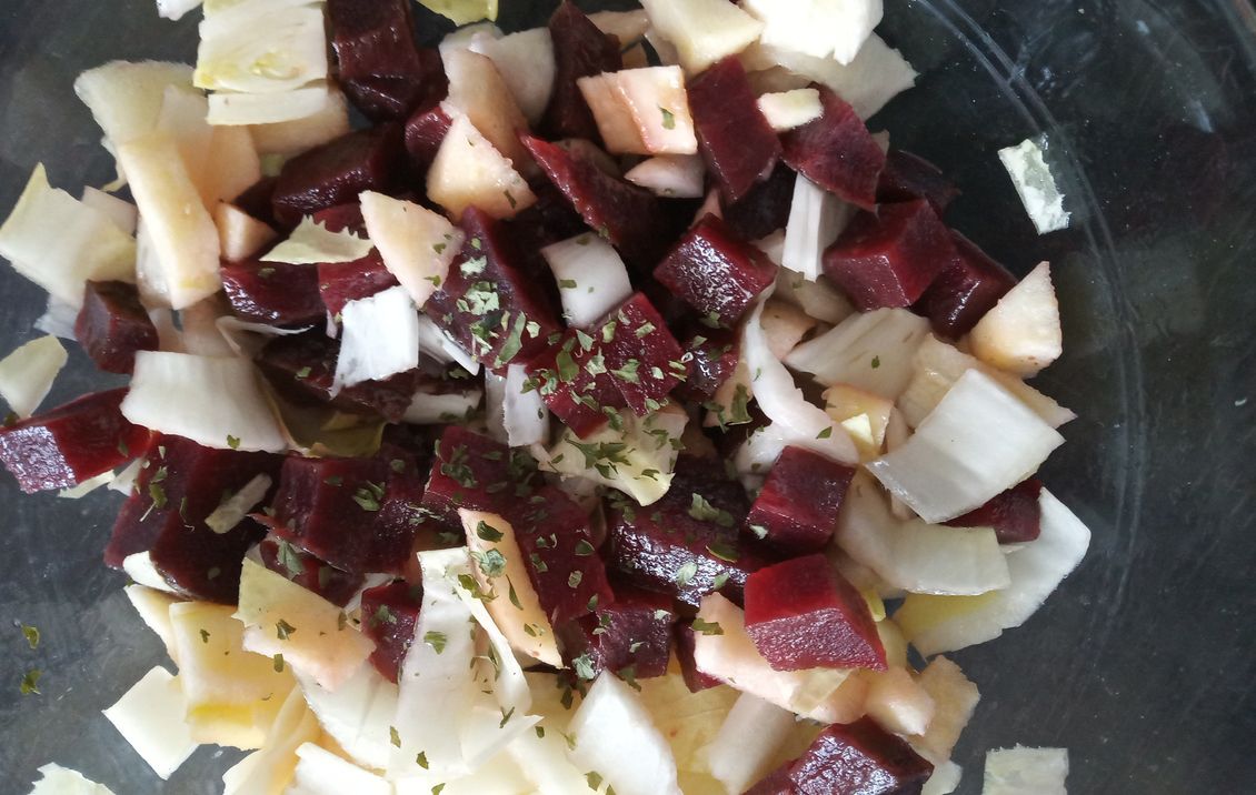 Salade betteraves rouges cuites : nos délicieuses recettes de salade ...
