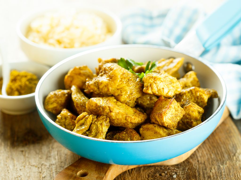 Poulet curry et oignons facile au Thermomix : Recette de Poulet curry ... Poulet curry et oignons facile au Thermomix : Recette de Poulet curry ...
