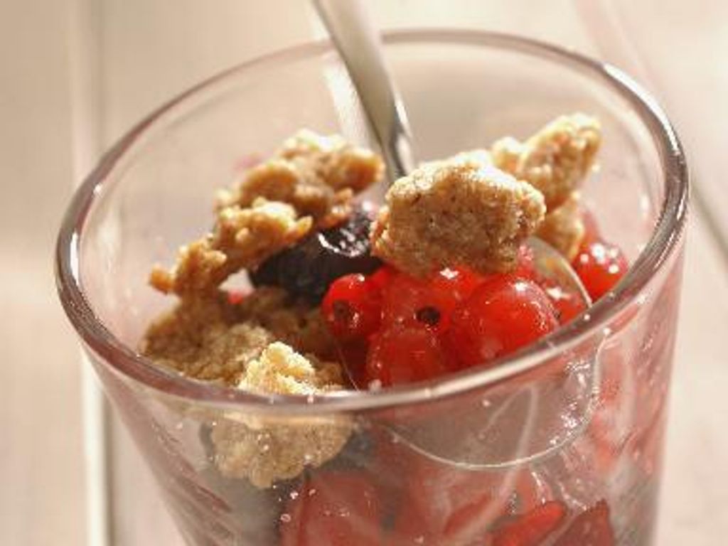 Crumble d'été aux fruits rouges : Recette de Crumble d'été aux fruits ...