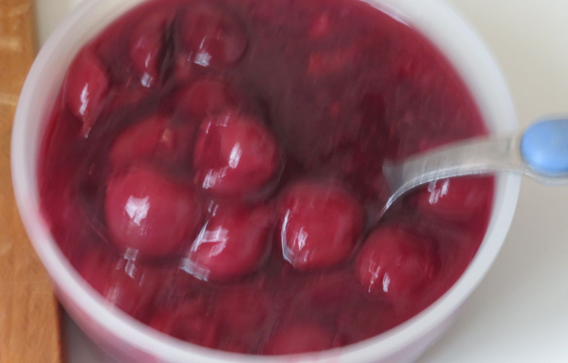Cerises au vin rouge et au gingembre : Recette de Cerises au vin rouge ...