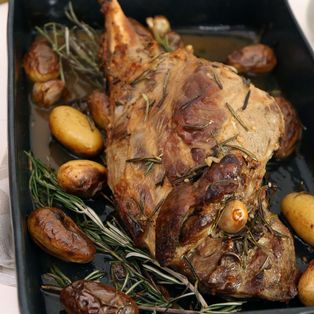 Gigot d'agneau à l'ail et au romarin : Recette de Gigot d'agneau à l ...