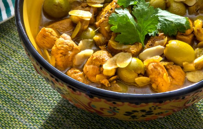 Poulet aux olives vertes : Recette de Poulet aux olives vertes - Marmiton