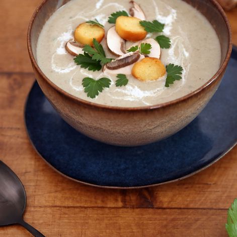 Soupe de champignons : Recette de Soupe de champignons - Marmiton