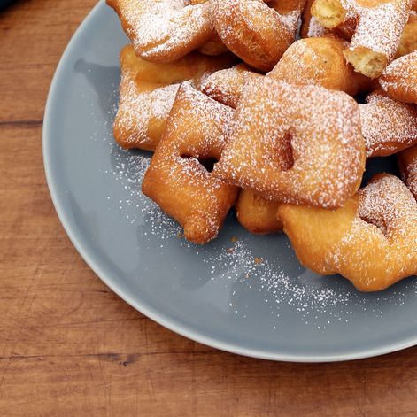 Bugnes : Recette de Bugnes - Marmiton