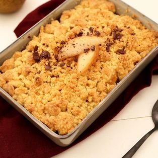 Crumble poires - chocolat : Recette de Crumble poires - chocolat - Marmiton