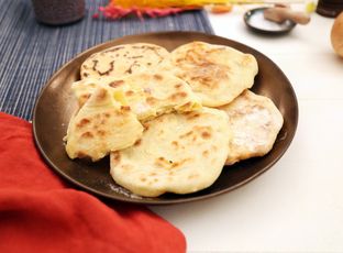 Naan au fromage (cheese nan) : Recette de Naan au fromage (cheese nan ...