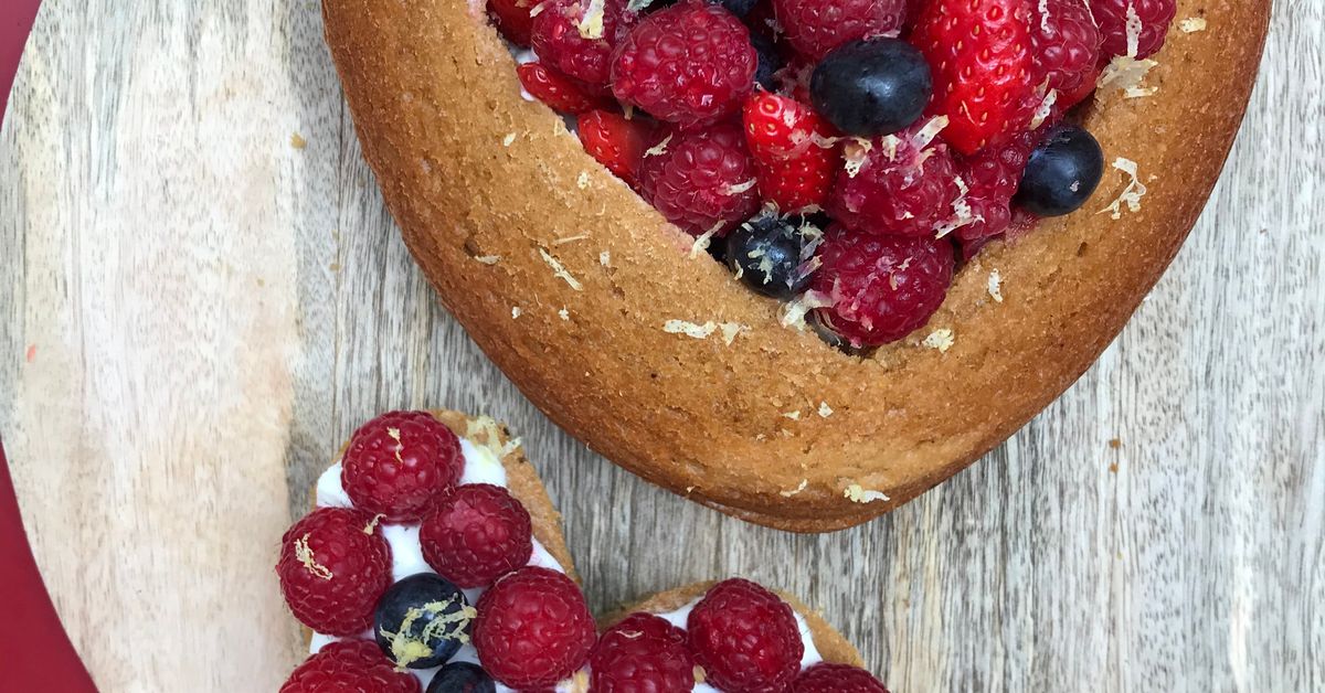 Cake d'amour revisité aux fruits rouges : recette de Cake d'amour ...