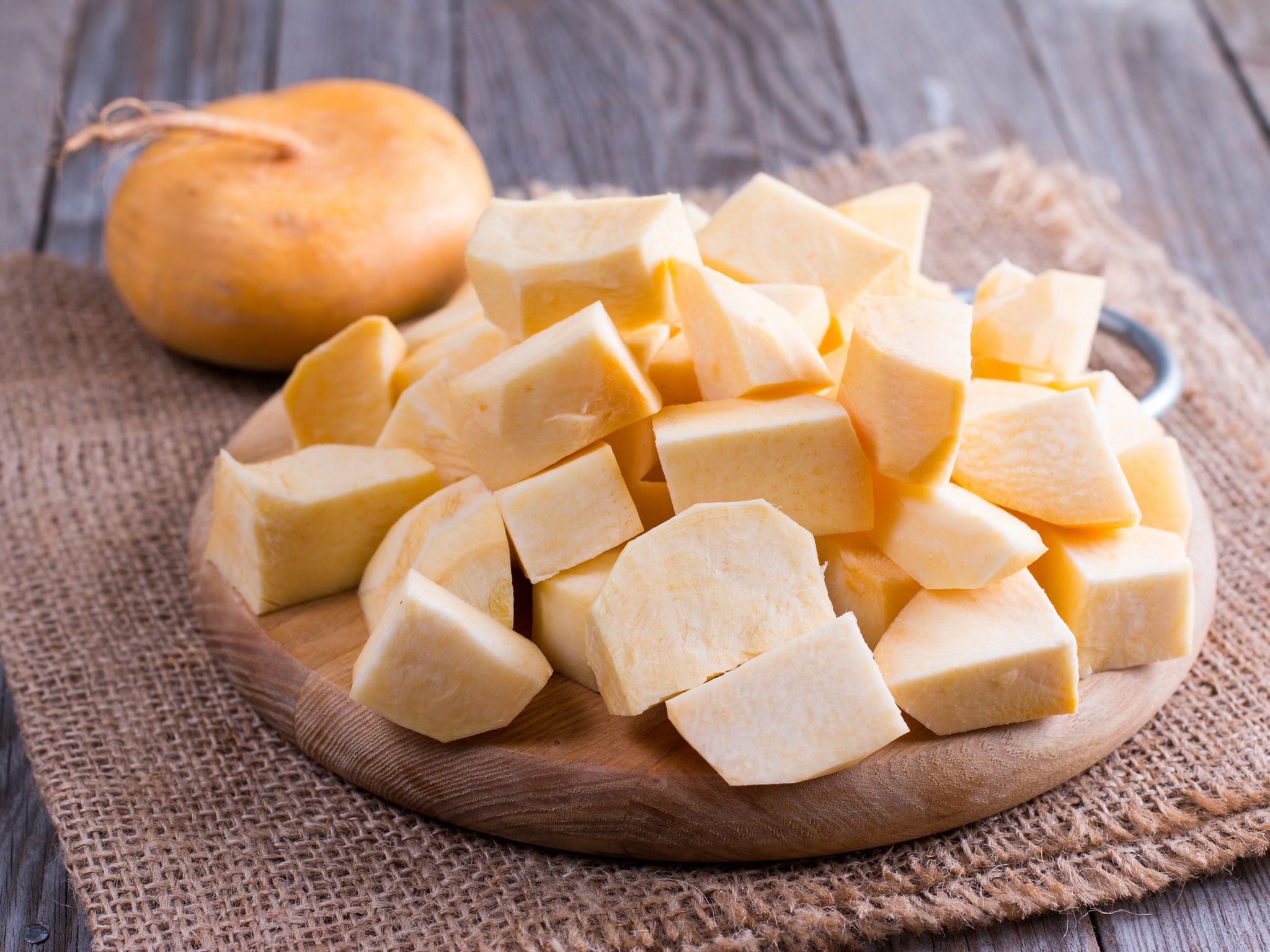 Dés de navets au beurre : Recette de Dés de navets au beurre - Marmiton