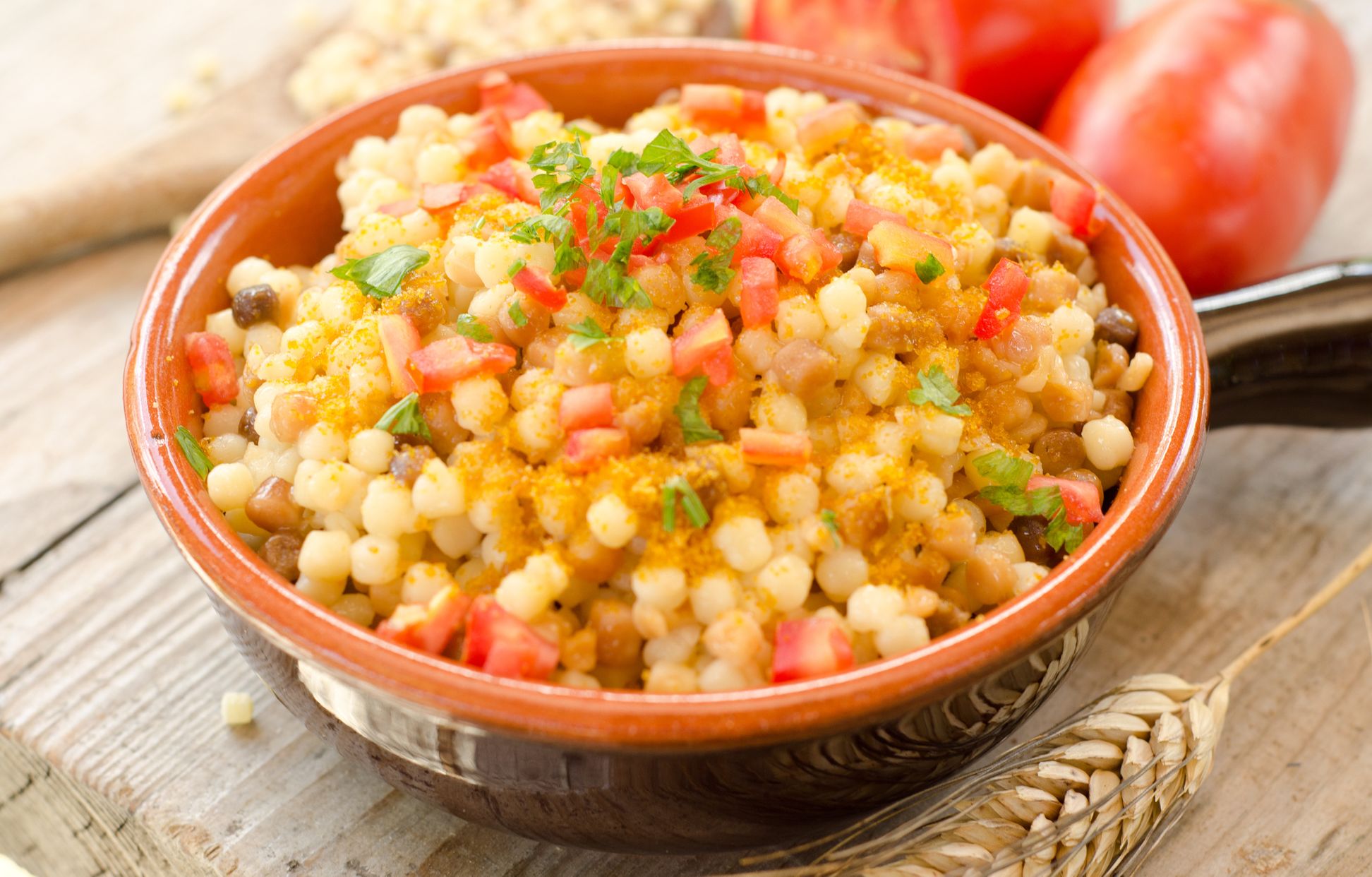 salade de fregola, tomates et poutargue : Recette de salade de fregola ...