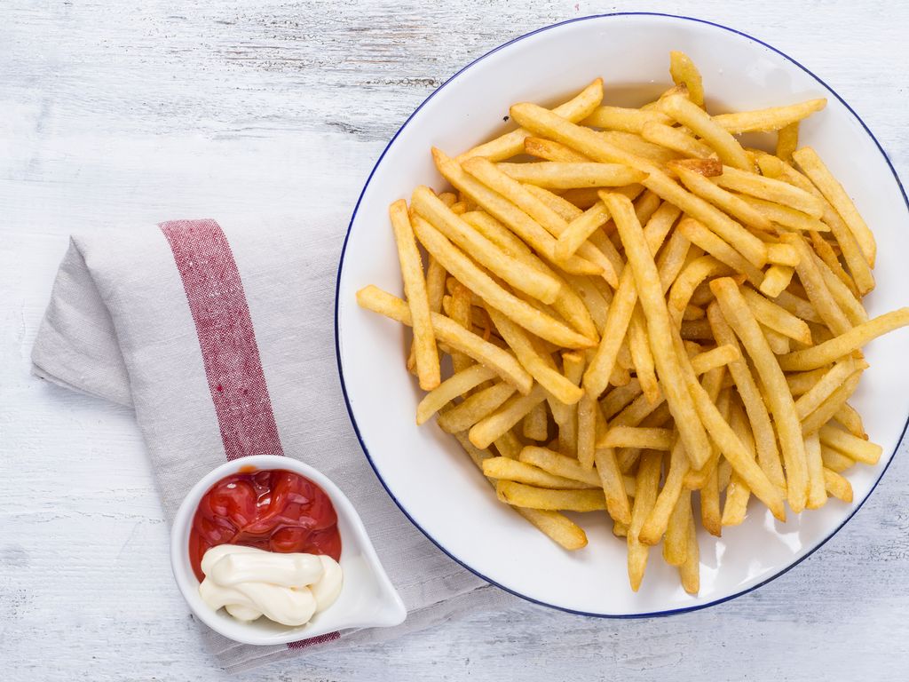 Frites maison au four : Recette de Frites maison au four
