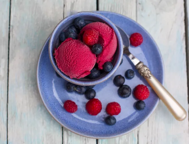 Sorbet aux fruits rouges sans sorbetière : recette de Sorbet aux fruits ...