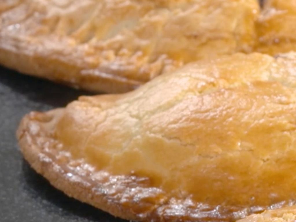 Chaussons aux fruits rouges par Laurent Mariotte : Recette de Chaussons ...