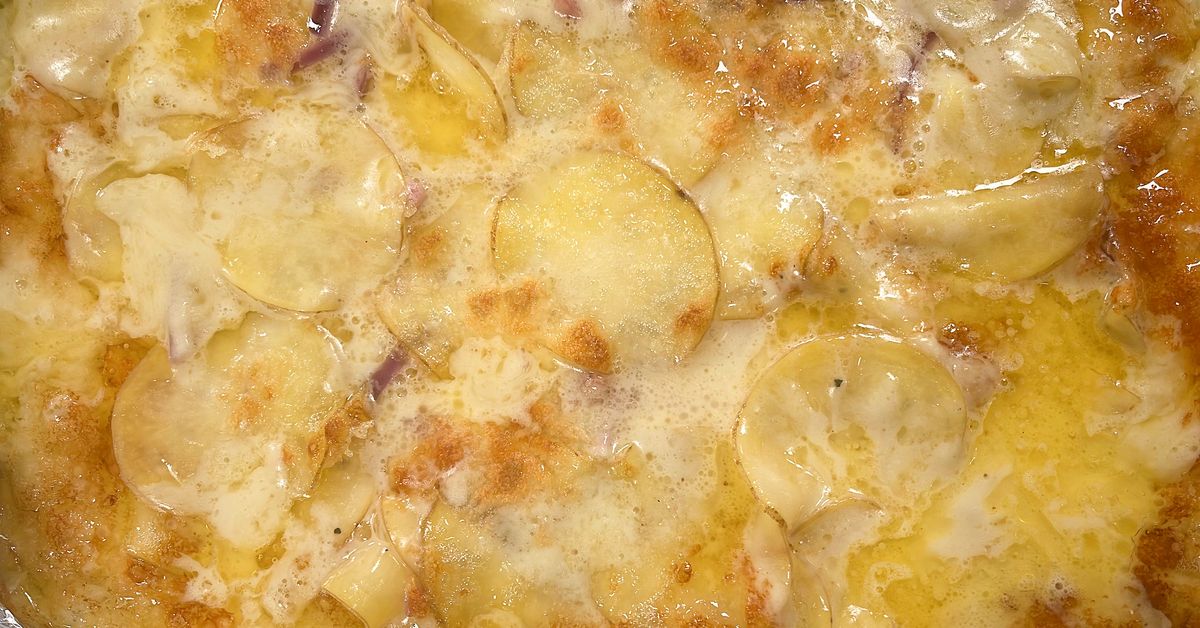 Raclifette : meule de raclette gratinée façon tartiflette : recette de ...