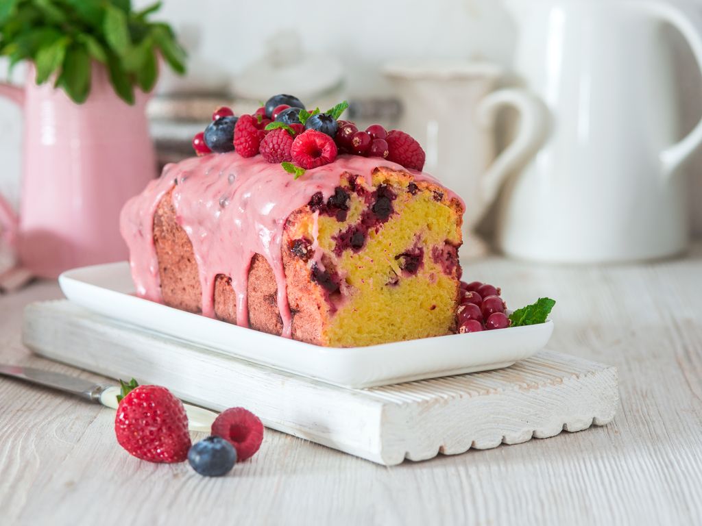 Gâteau au yaourt, fromage blanc et fruits rouges : Recette de Gâteau au ...