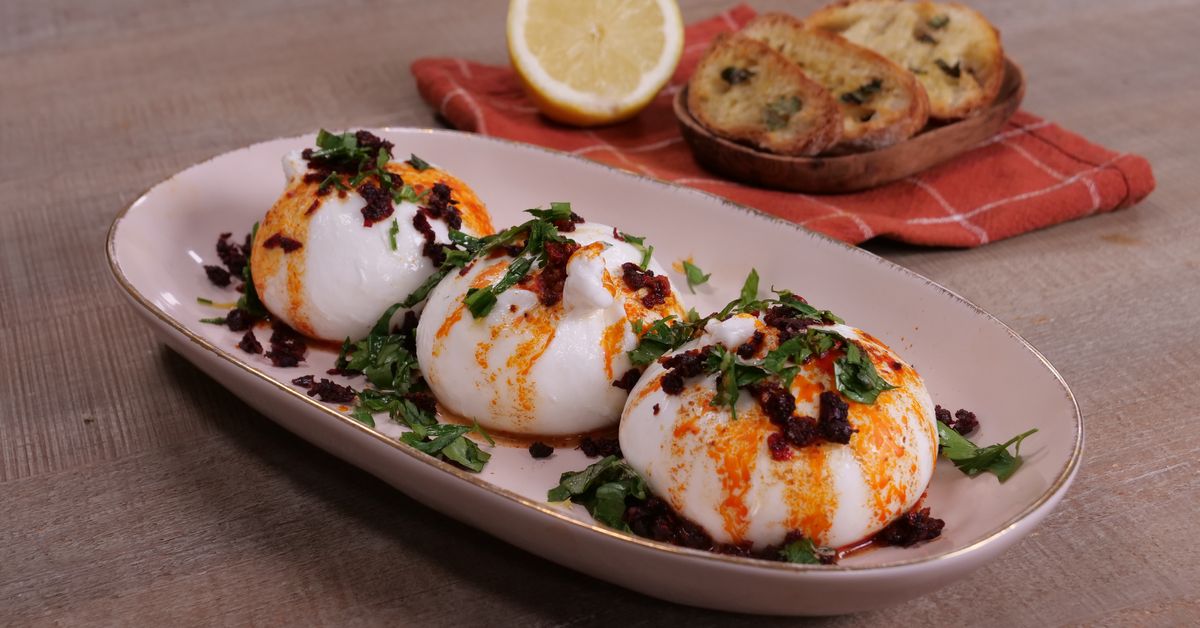 Burrata, Nduja croustillant et sauce aux herbes : recette de Burrata ...