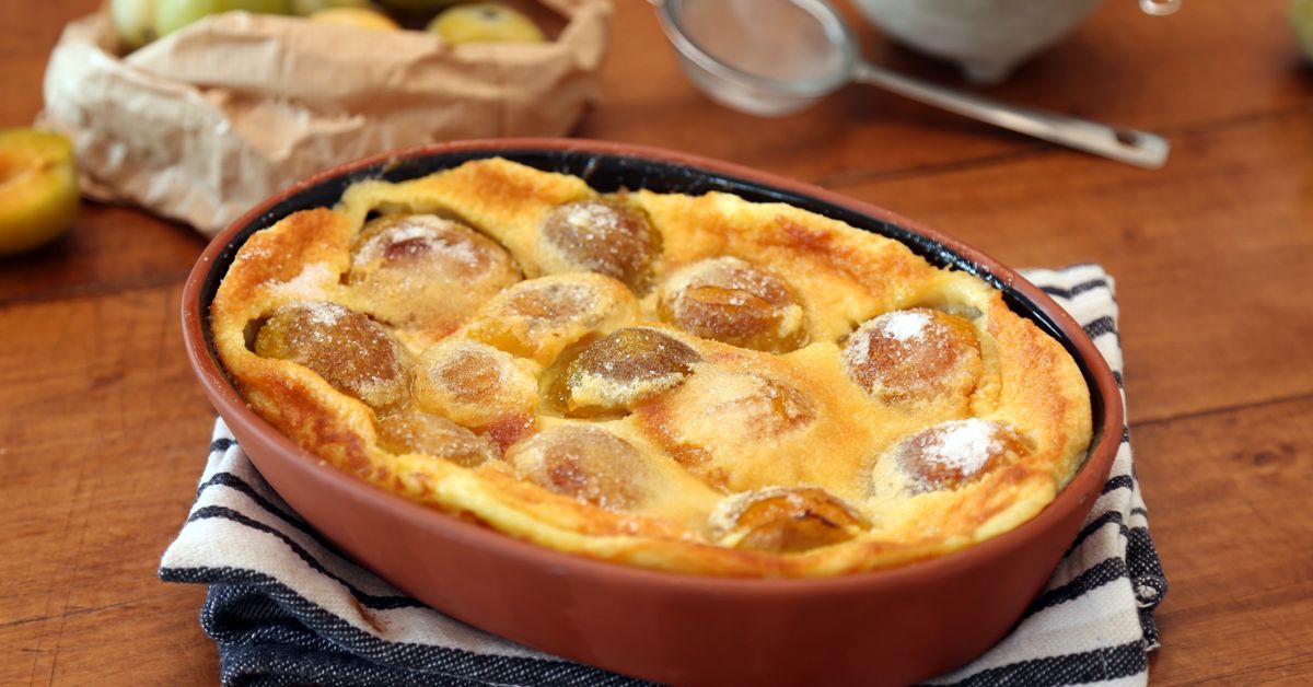Clafoutis aux prunes reines-claude : recette de Clafoutis aux prunes ...
