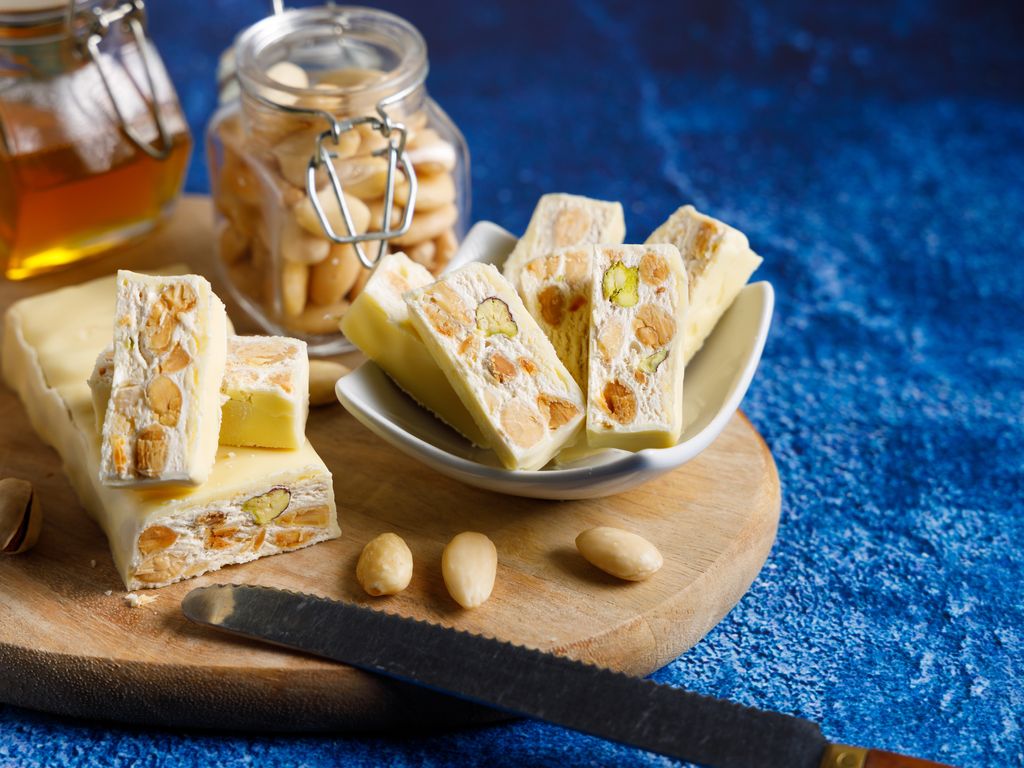 Nougat maison au Thermomix : Recette de Nougat maison au Thermomix