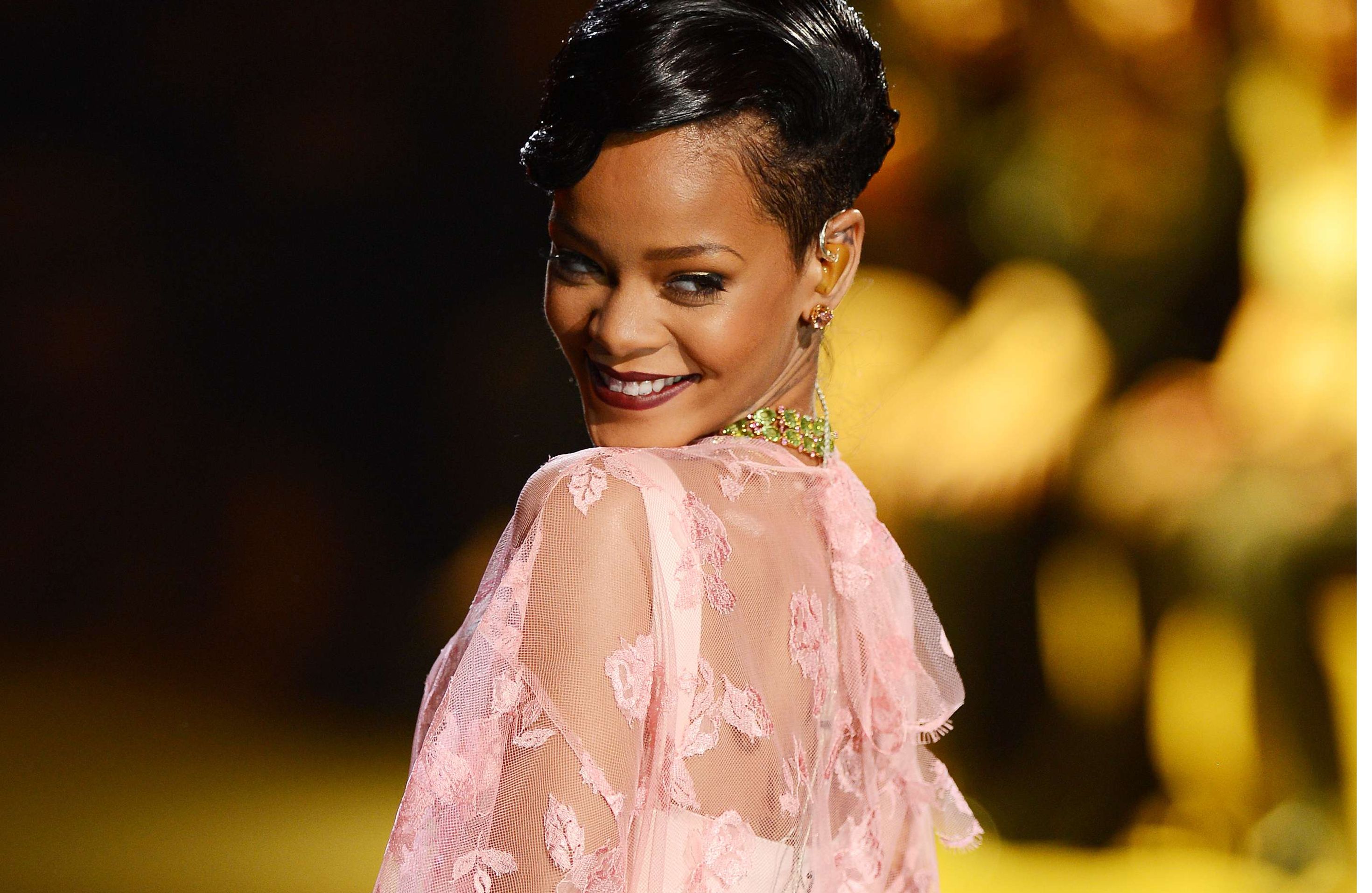 Rihanna : Son show Victorias’s Secret en lingerie sexy… (Photos)