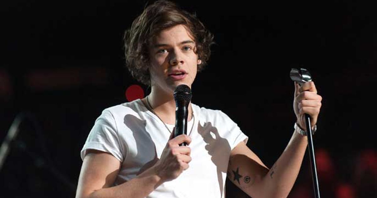 Working with a Hangover? Harry Styles sick off stage after "heavy night ...