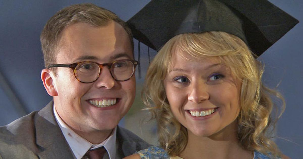 Hollyoaks 27/08 - Dennis makes things up to Leanne