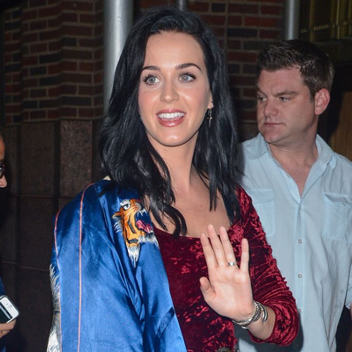 Katy Perry Kissing One Direction