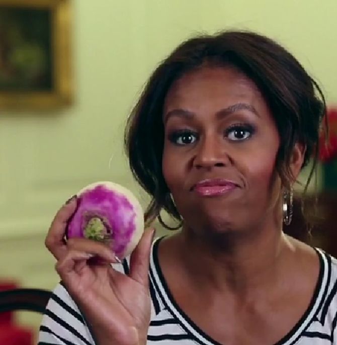 Michelle Obama : Elle danse avec un navet pour lutter contre l'obésité