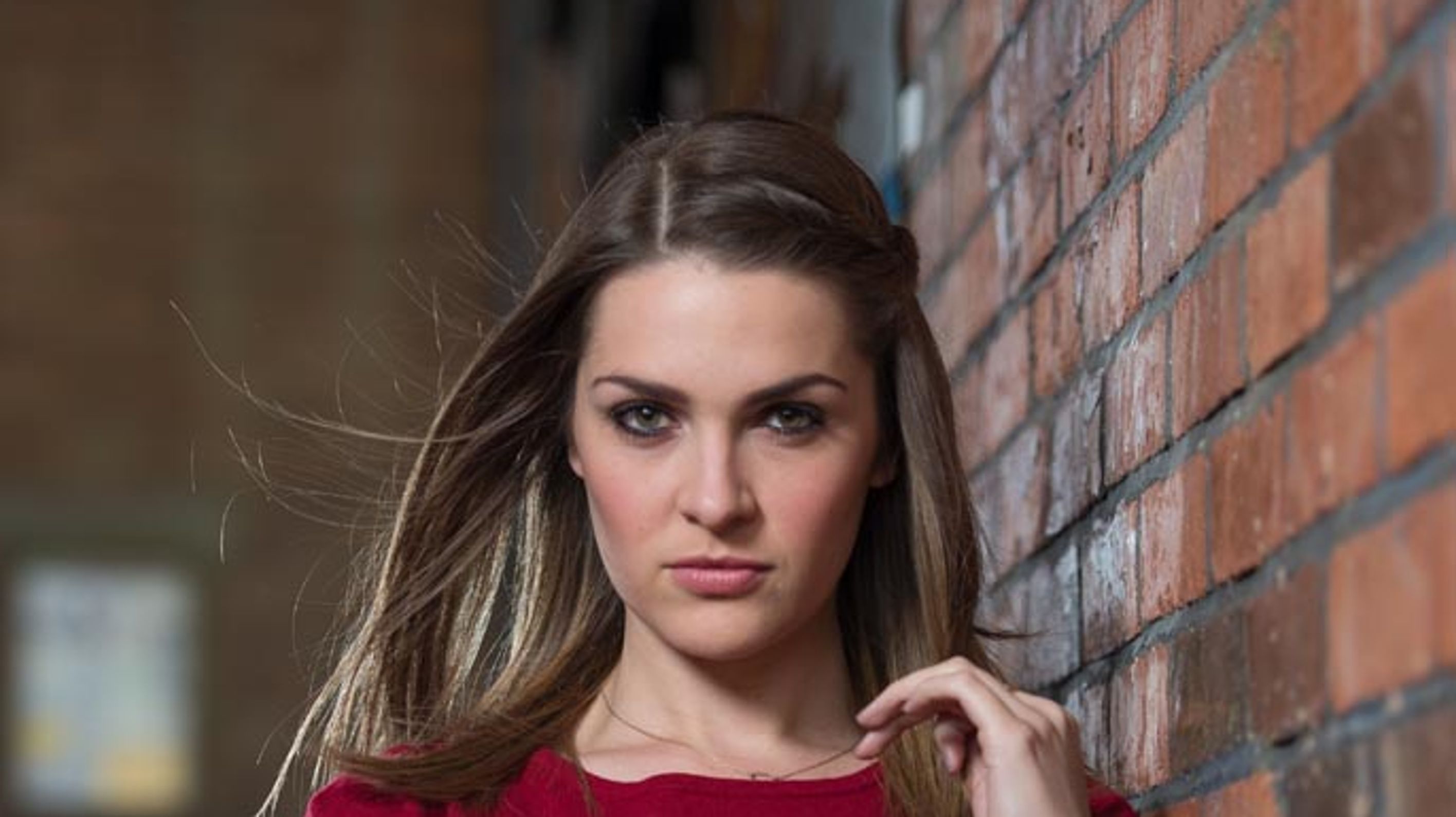 Hollyoaks 14/11 – The McQueens are oblivious to the danger ahead