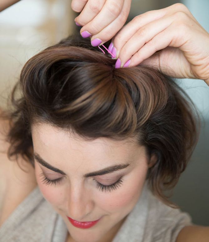 Acconciature per capelli corti: 4 idee facili e alla moda! Acconciature per capelli corti: 4 idee facili e alla moda!